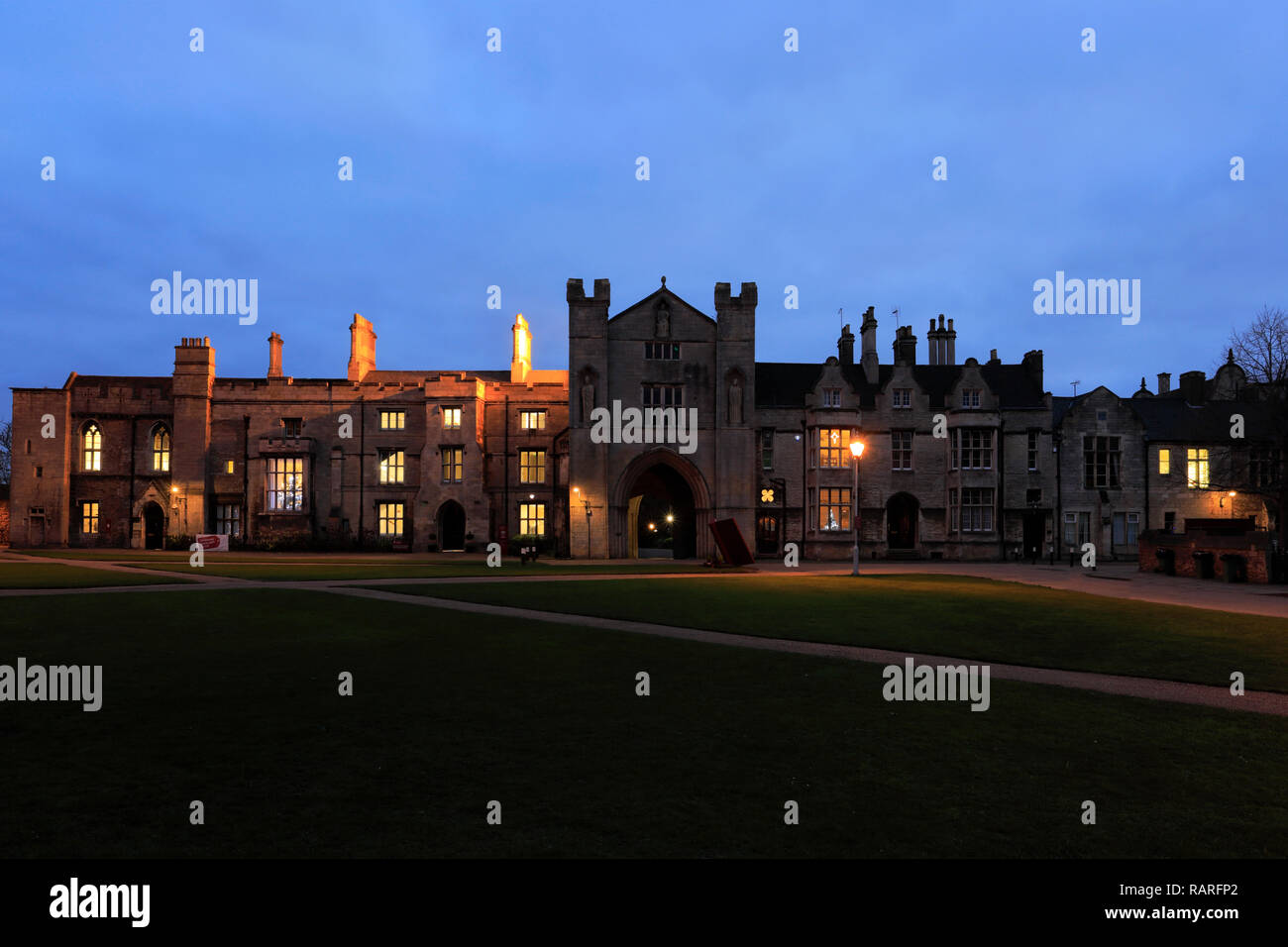 Precincts hi-res stock photography and images - Alamy