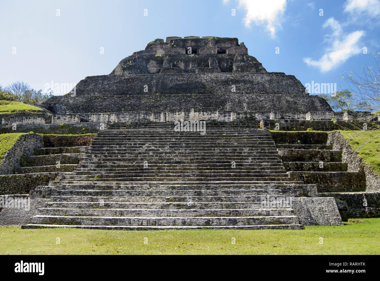 Xunantunich In Belize Xunantunich Mayan Ruins—Top Things To See