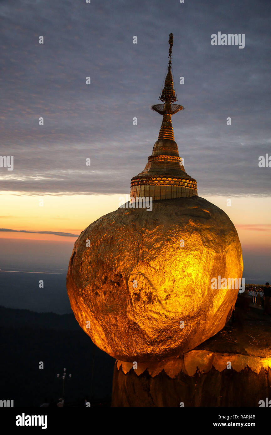 Kyaiktiyo pagoda, Golden rock, Myanmar (Burma Stock Photo - Alamy