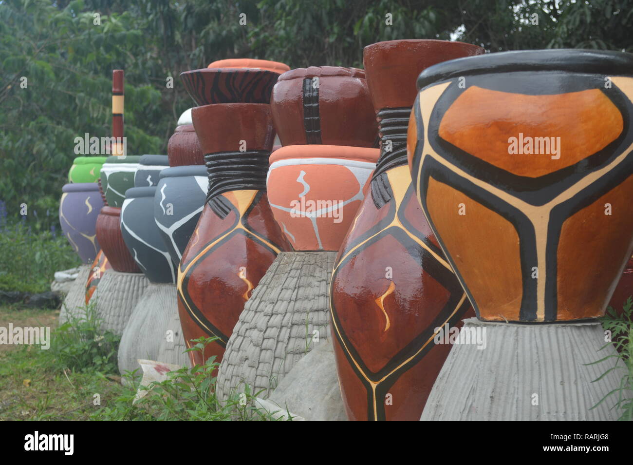 Clay flower pots captured at arusha tanzania hi-res stock photography ...
