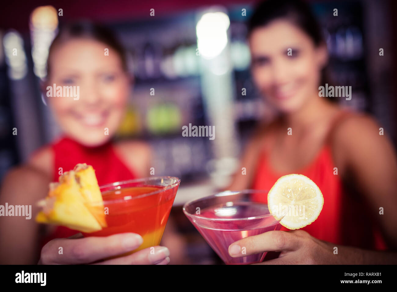 Women cocktail club hi-res stock photography and images - Alamy