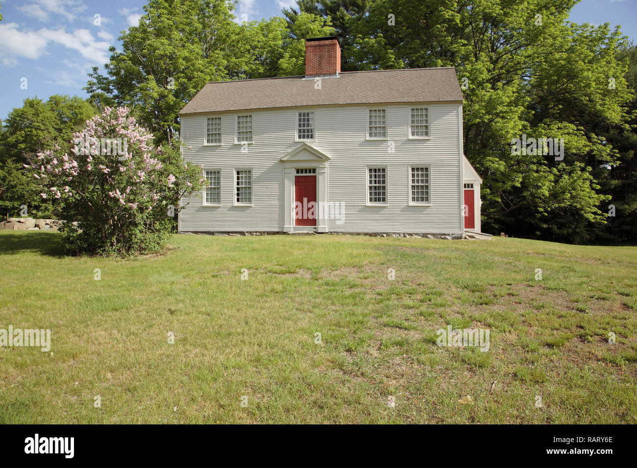 New england colonial house 1700s hi-res stock photography and images ... New england colonial house 1700s hi-res stock photography and images ...