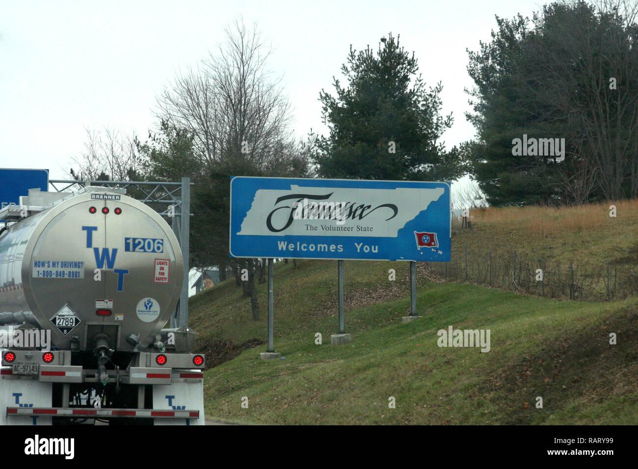 Roadside sign entering the state of Tennessee, USA Stock Photo - Alamy