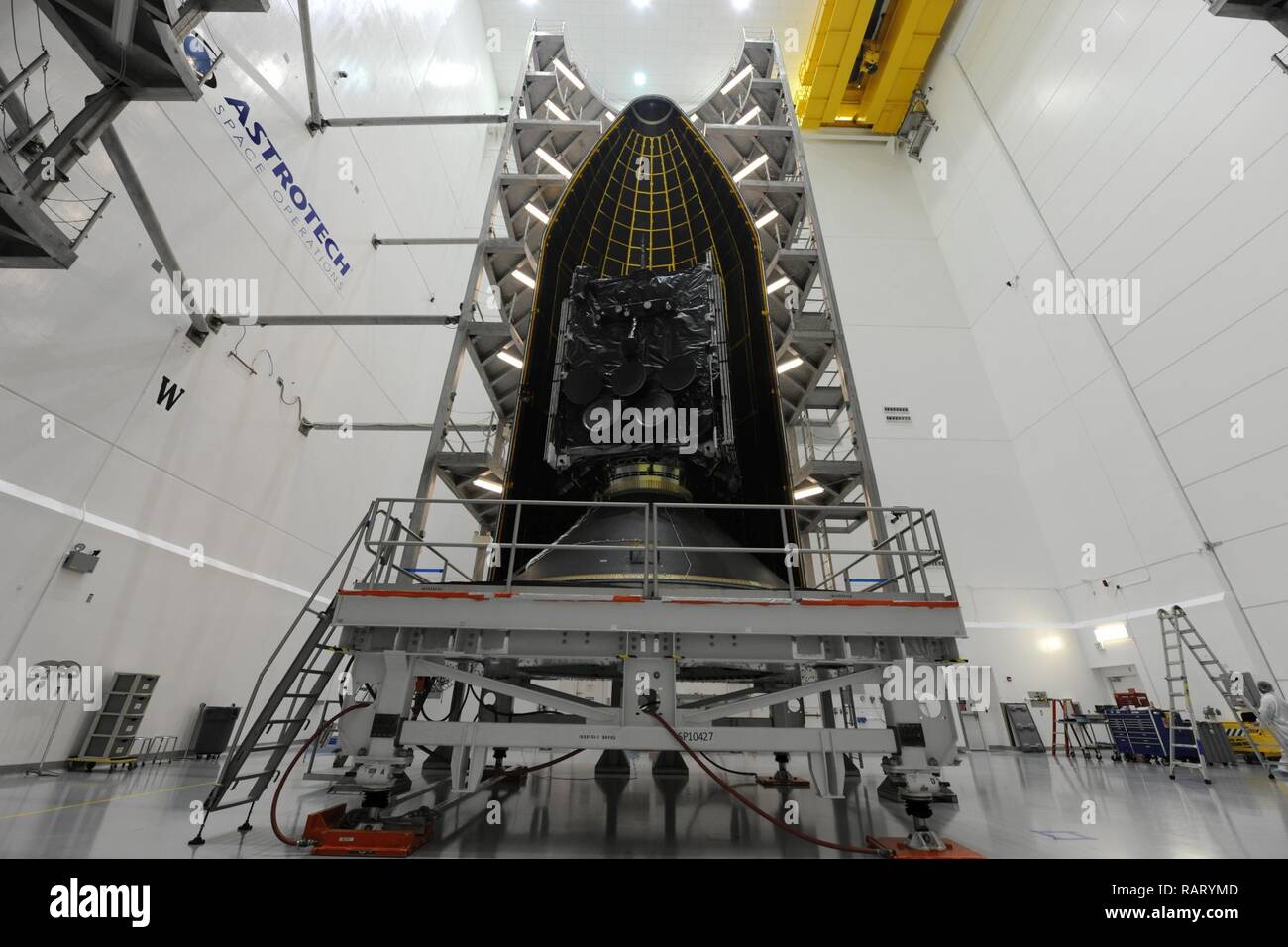Delta IV, WGS-09 Spacecraft Lift and Mate stages here at Space Launch ...