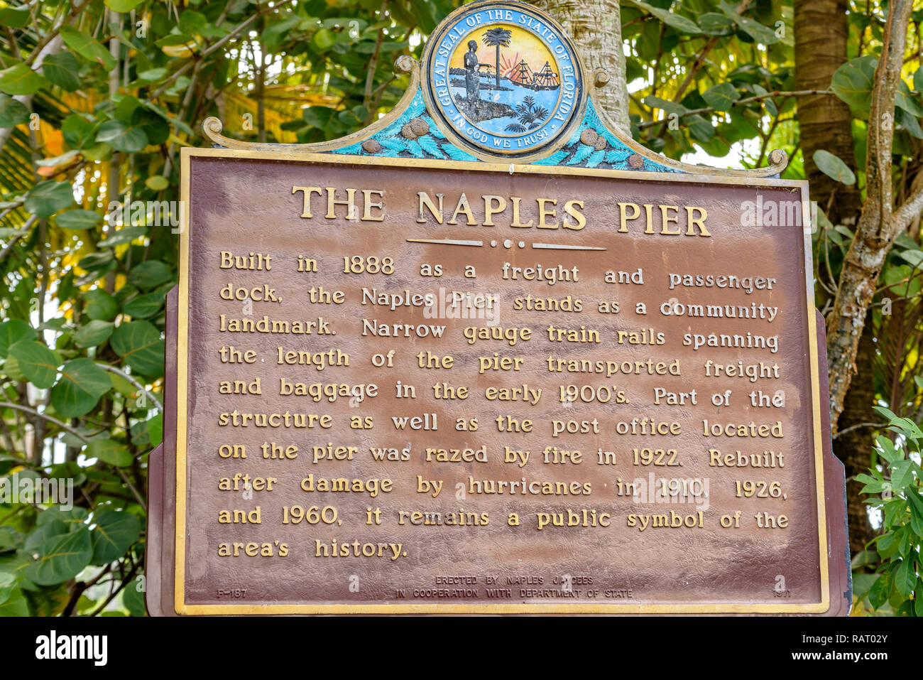 Naples florida pier sign hi-res stock photography and images - Alamy