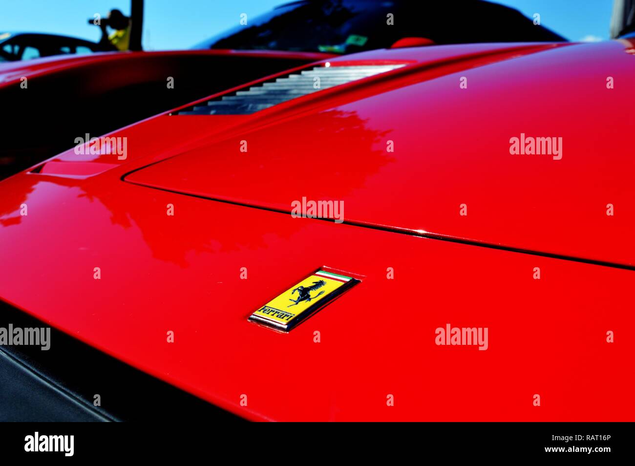 clasic red ferrari Stock Photo - Alamy