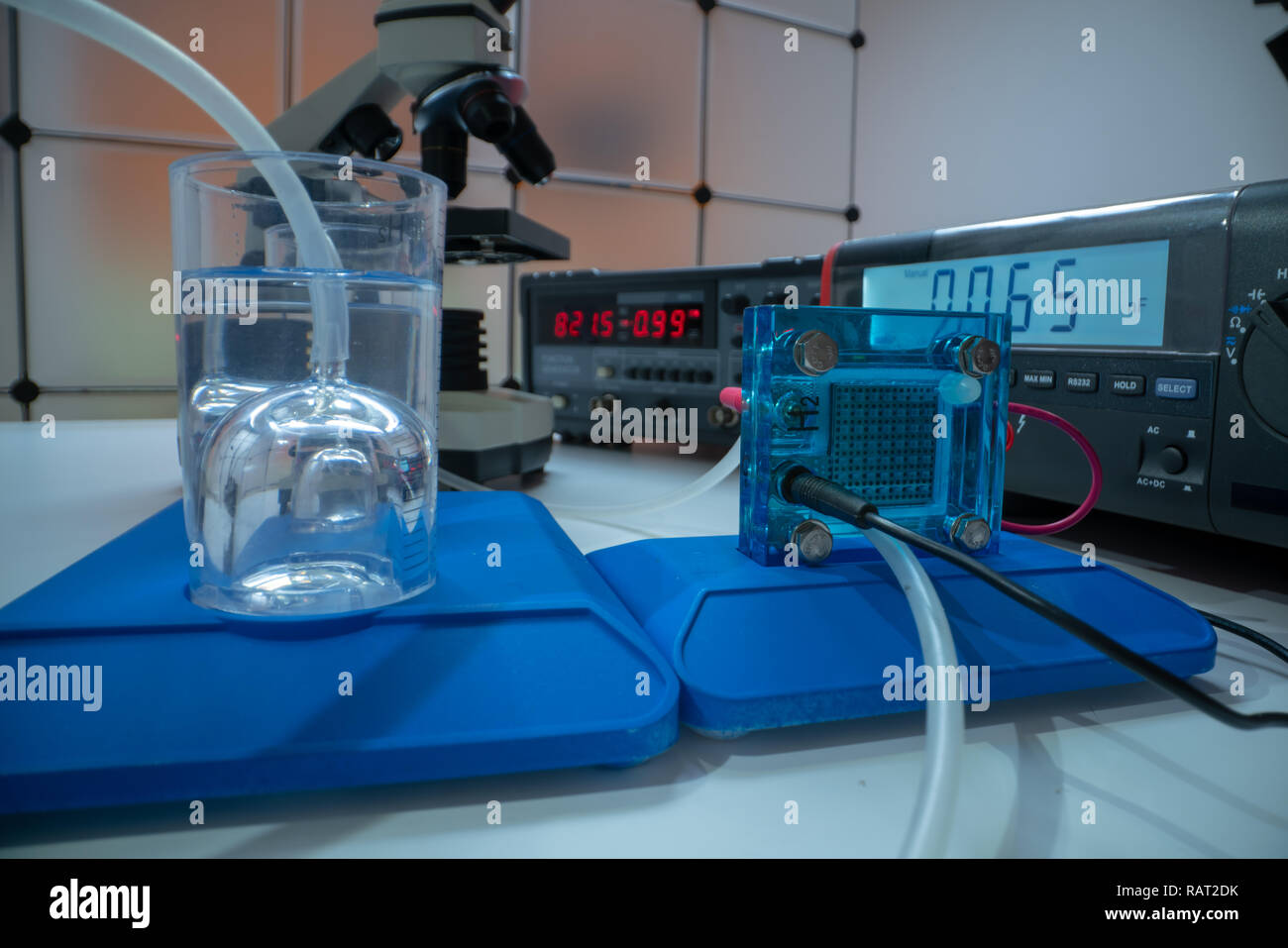 Fuel cells space hi-res stock photography and images - Alamy