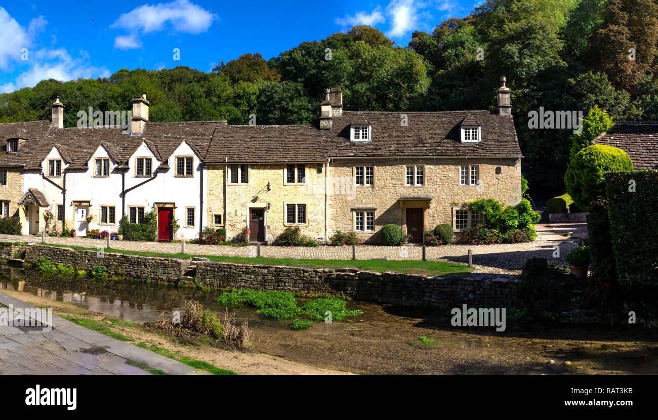 Weavers cottages (2) Castle Combe Stock Photo - Alamy