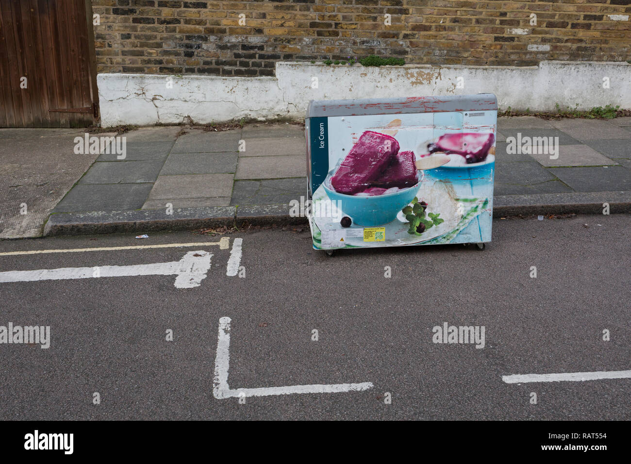 Dumped retail freezer hi-res stock photography and images - Alamy