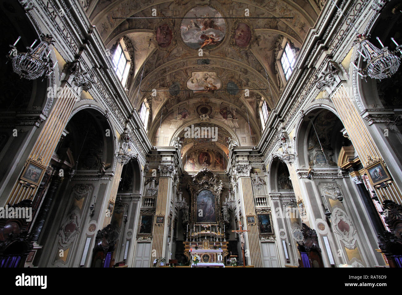 Modena, Italy - Emilia-Romagna region. Saint Barnaba church interior ...
