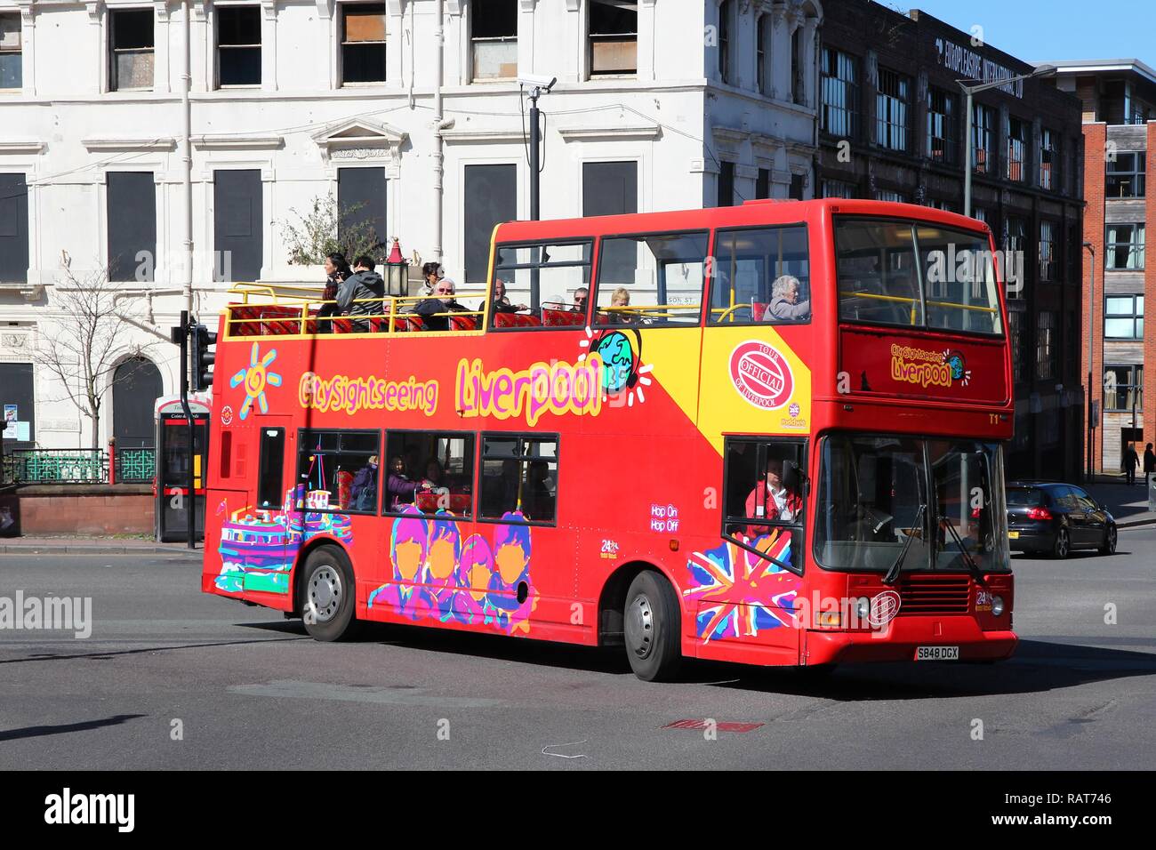 Sightseeing bus in liverpool uk hi-res stock photography and images - Alamy