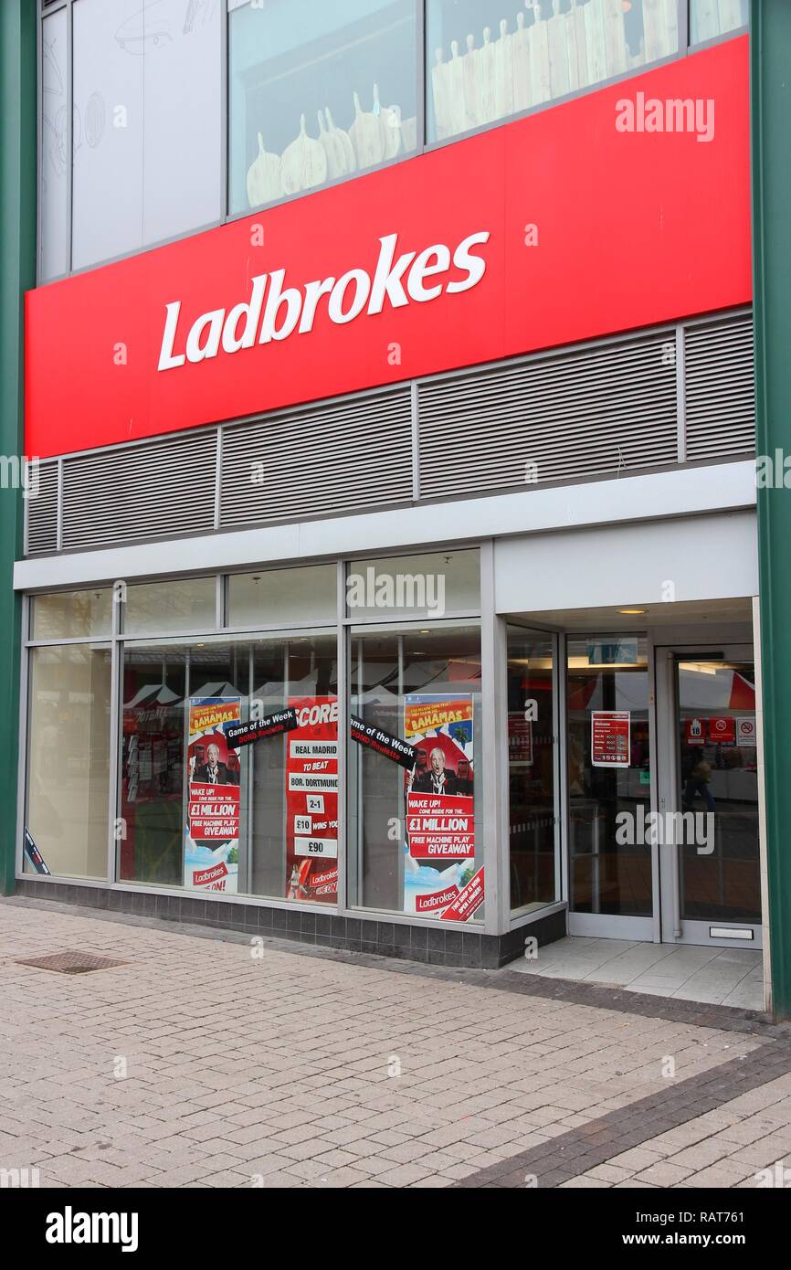 Bookie shops hi-res stock photography and images - Alamy