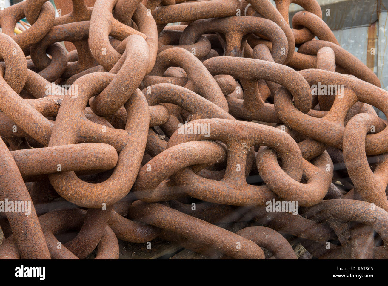 Steel chain links anchor hi-res stock photography and images - Alamy