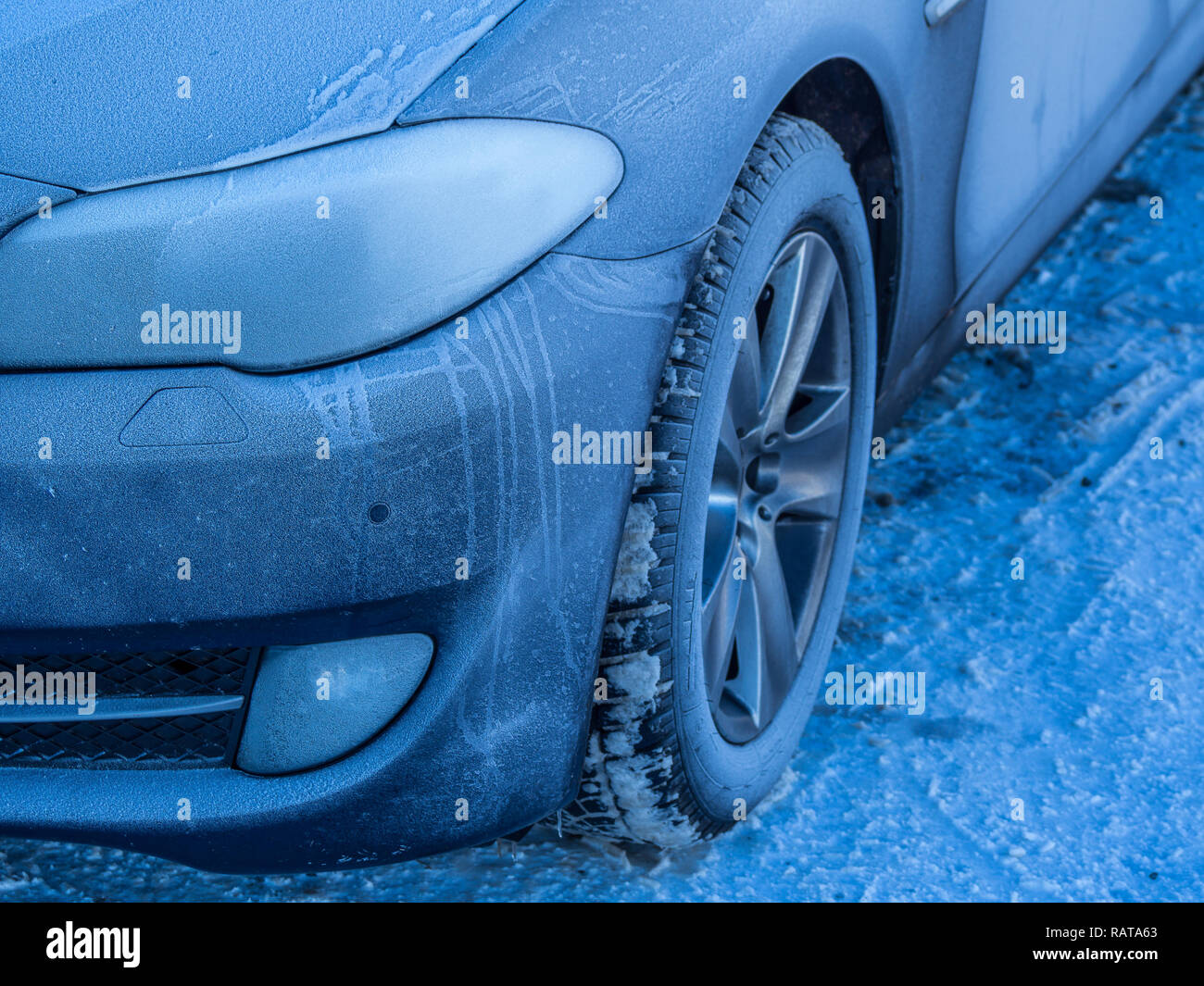 Ice crystals on a car Stock Photo - Alamy
