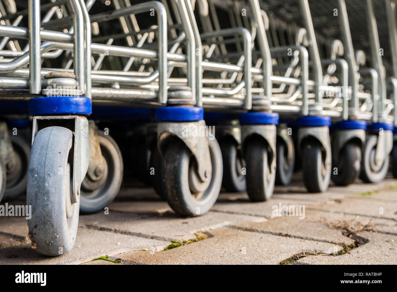 Shopping trolley of the supermarket Stock Photo - Alamy