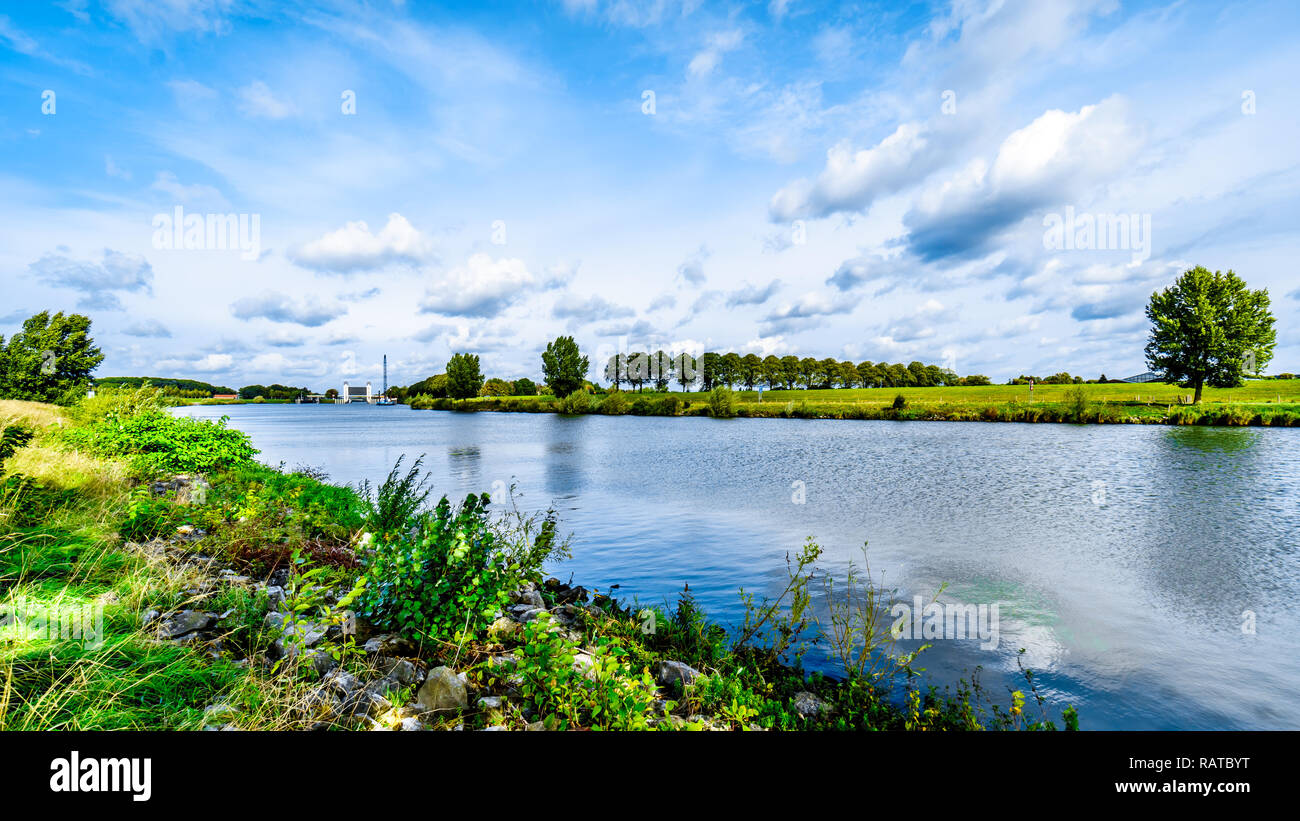 Maas waal kanaal hi-res stock photography and images - Alamy