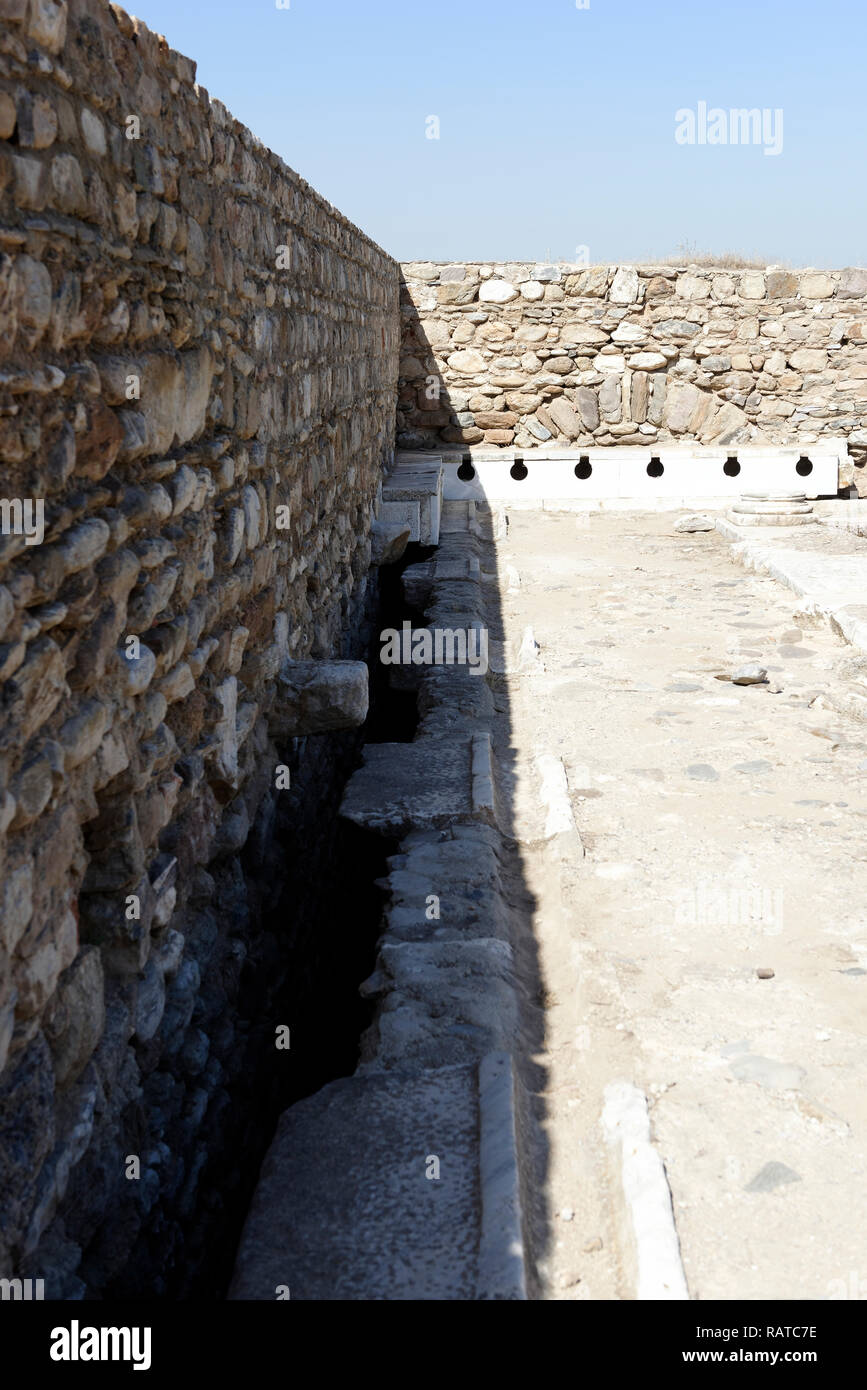 Urinal stone hi-res stock photography and images - Alamy