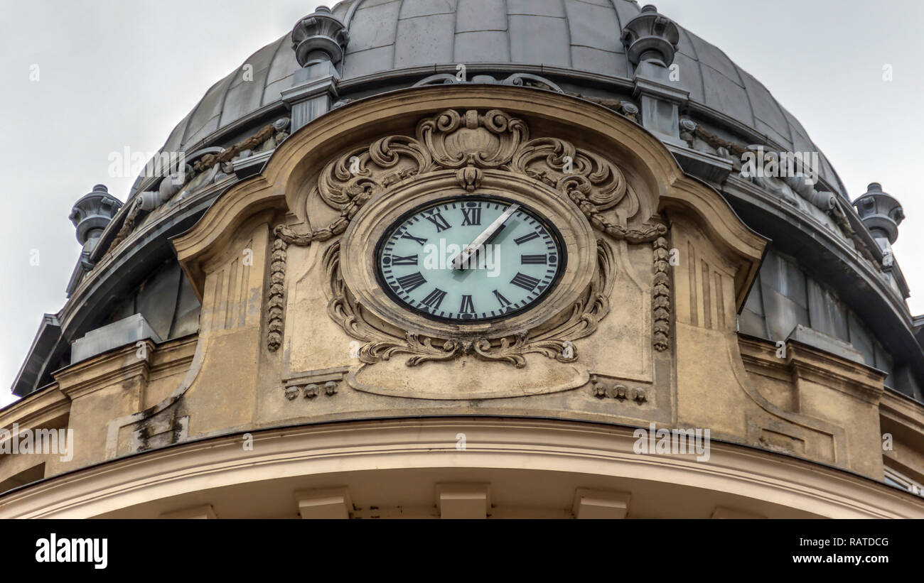 Clock glass dome hi-res stock photography and images - Alamy