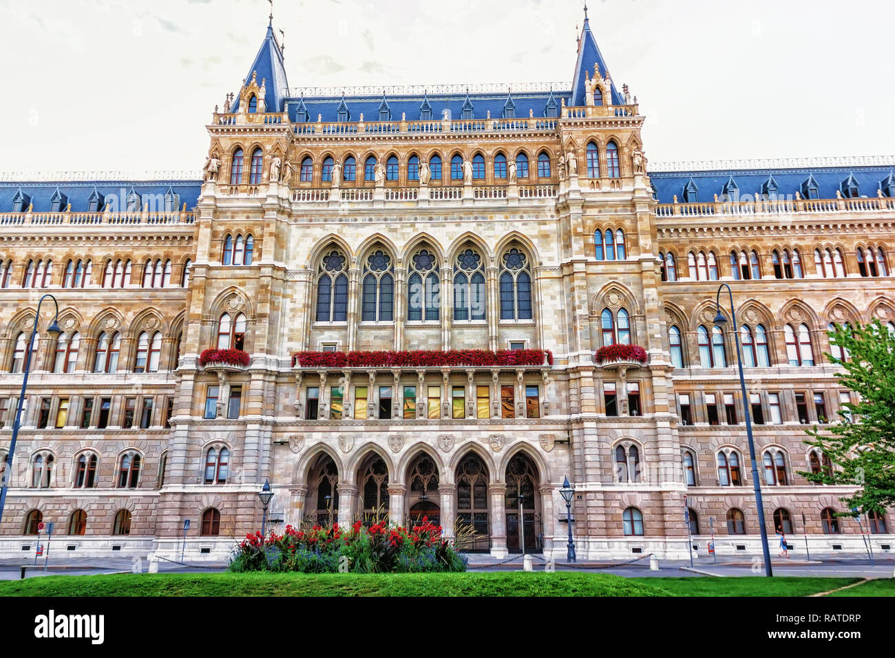 City hall of vienna hi-res stock photography and images - Alamy