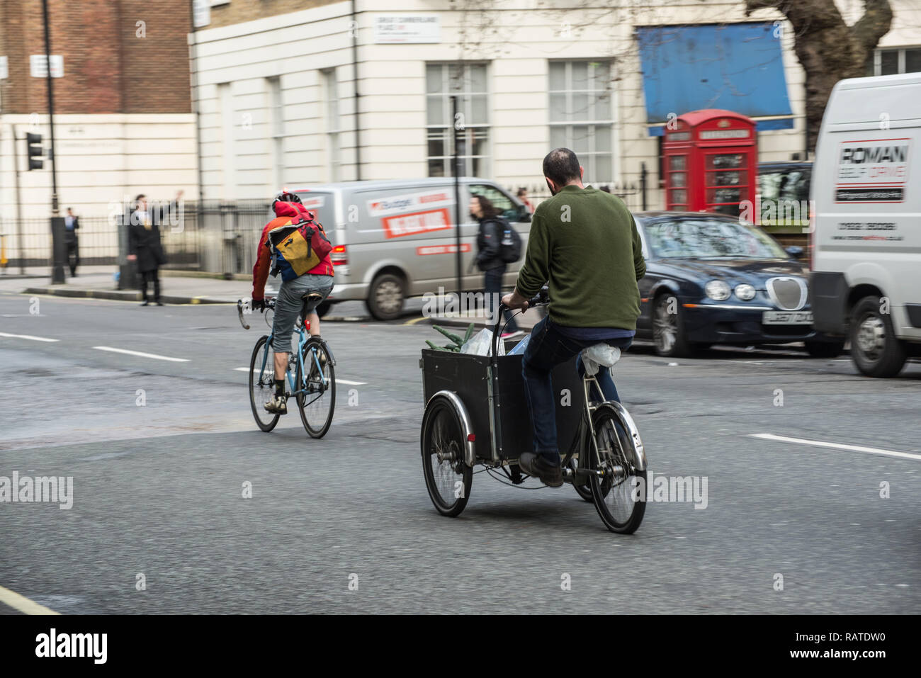 Cycling logistics hi-res stock photography and images - Alamy