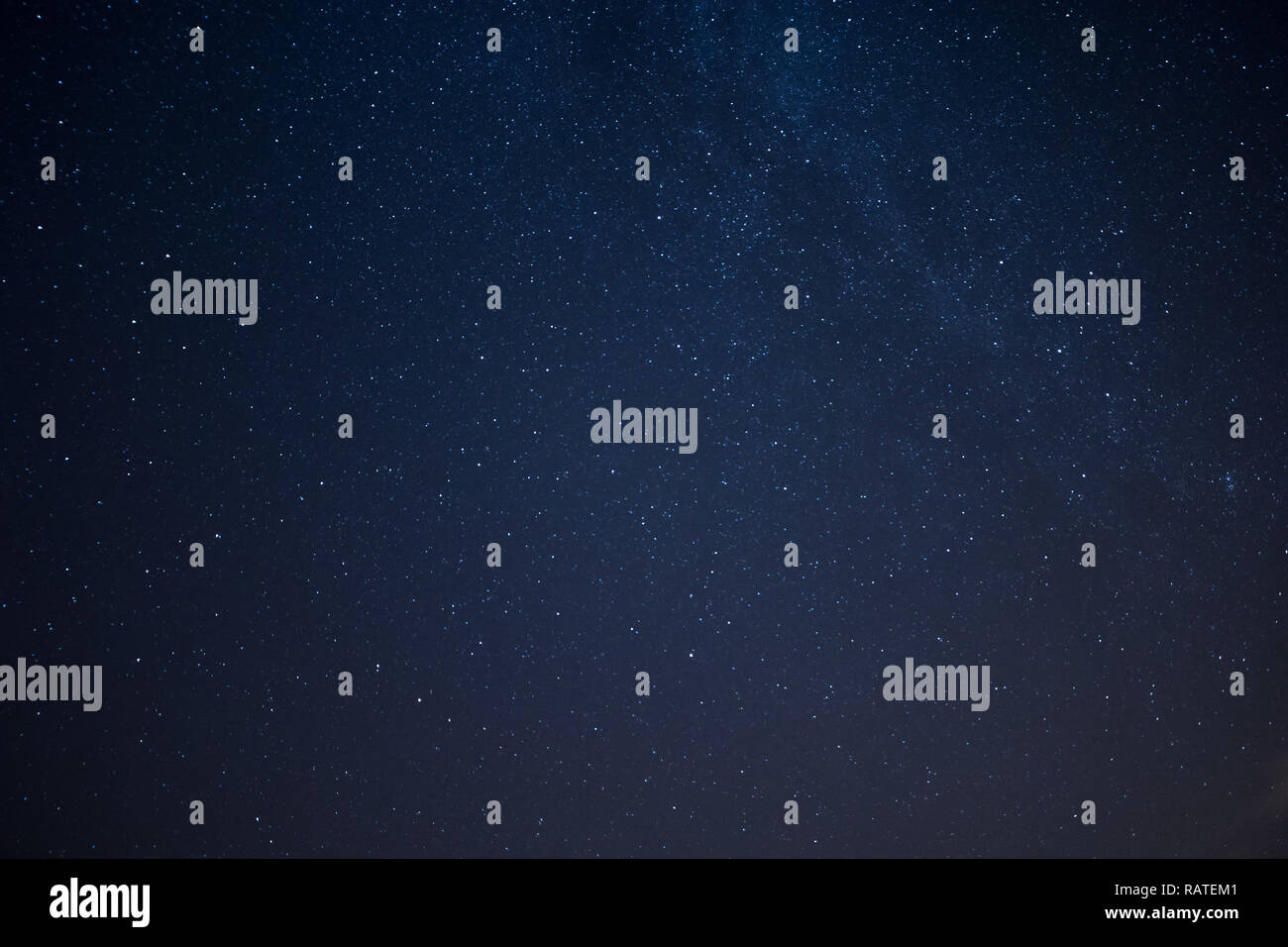 real photo of night sky full of stars over the northern hemisphere ...