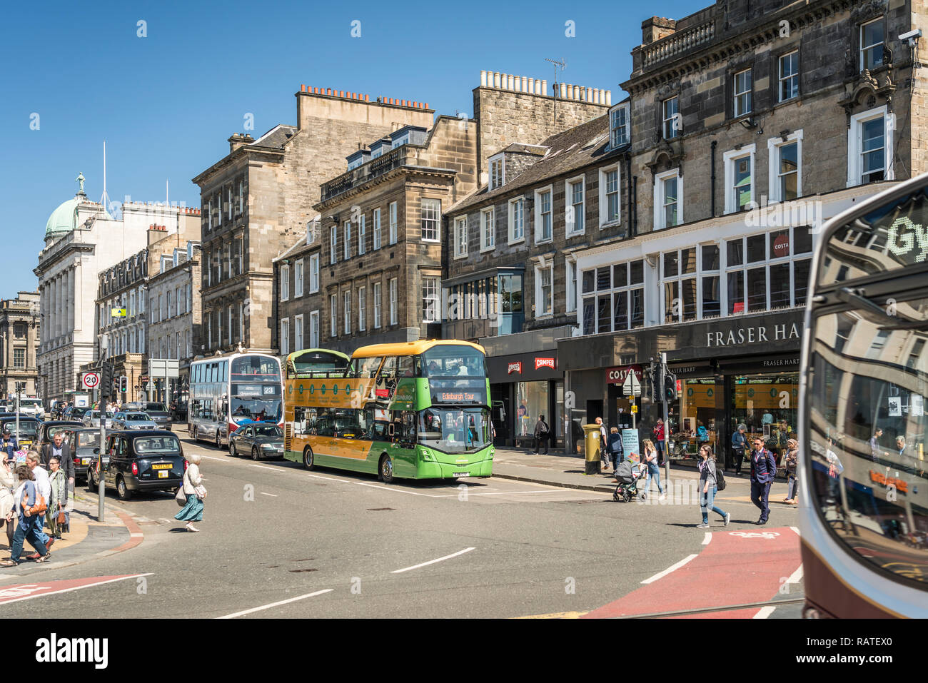 Tour buses in scotland hi-res stock photography and images - Alamy