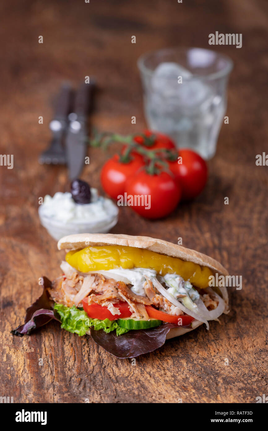 closeup of a fresh doner in a bun Stock Photo - Alamy