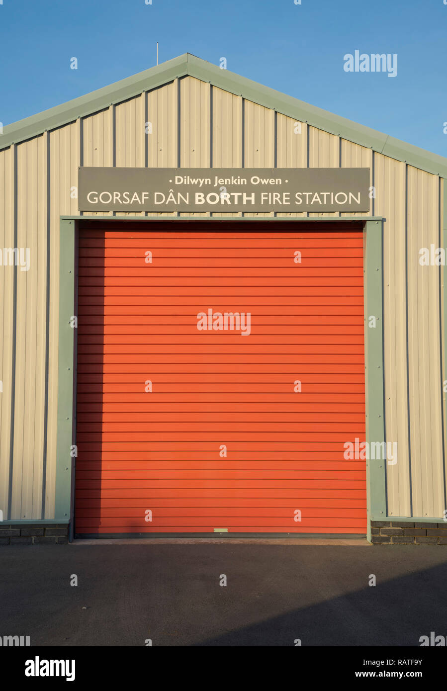 Welsh sign building fire hi-res stock photography and images - Alamy