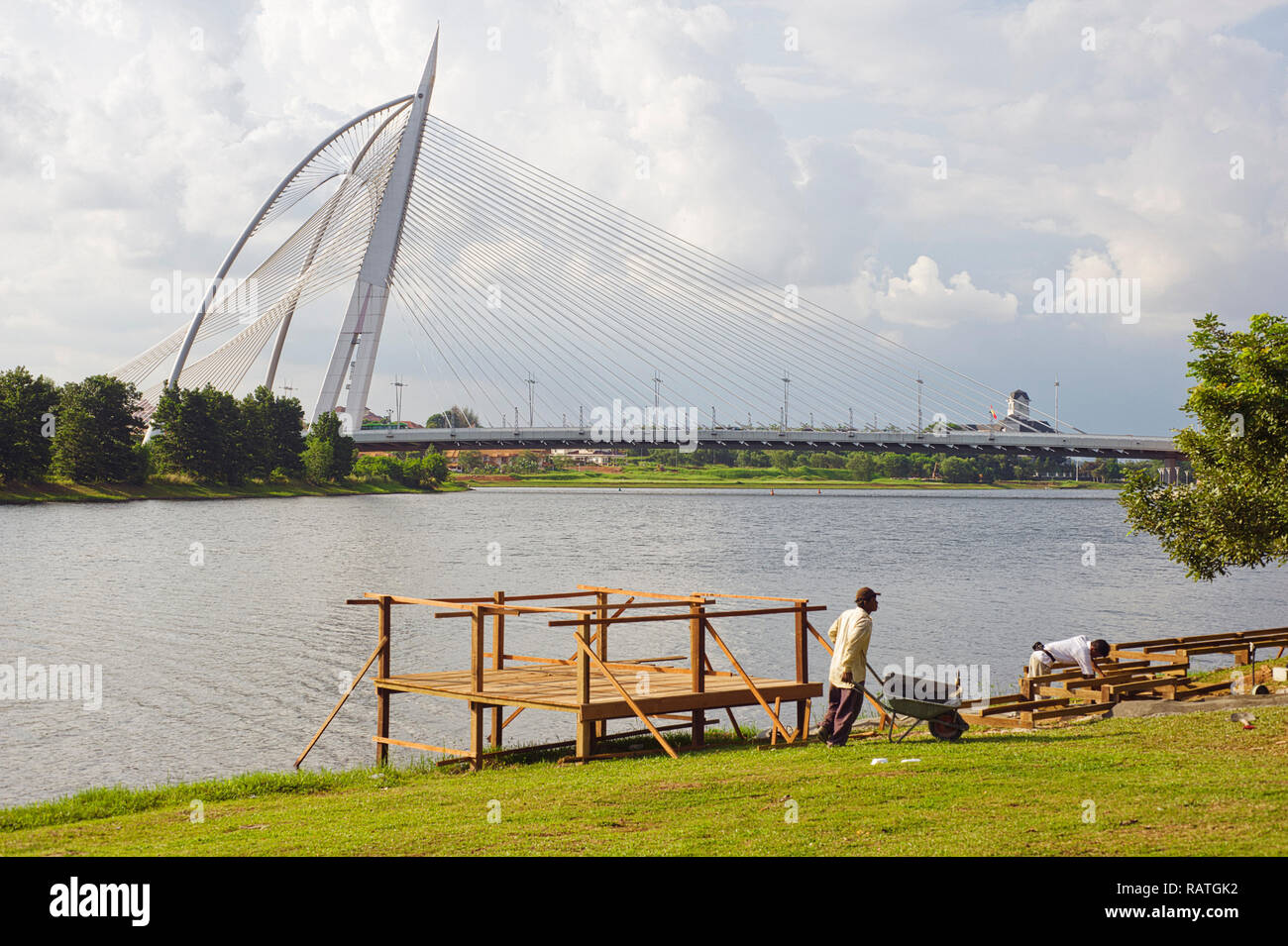 The Wawasan cable style bridge is an elegant signature bride in ...