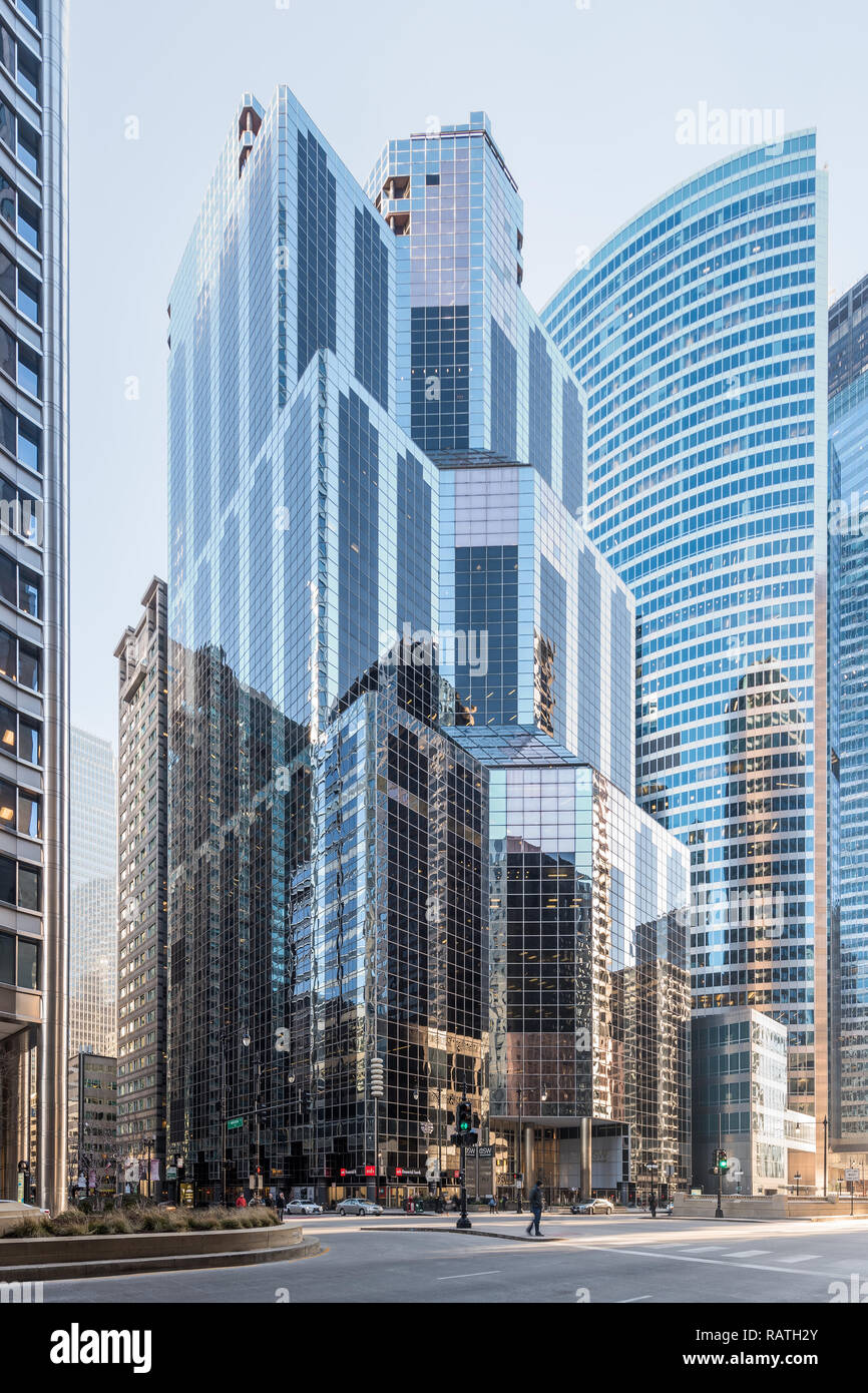 One South Wacker, designed by Helmut Jahn Stock Photo - Alamy
