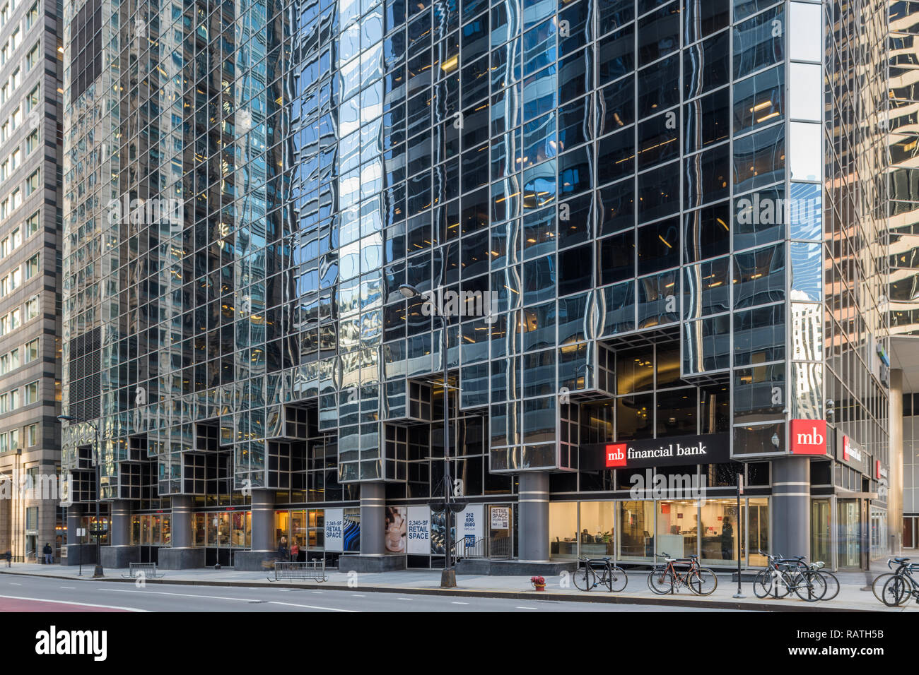 One South Wacker, designed by Helmut Jahn Stock Photo - Alamy