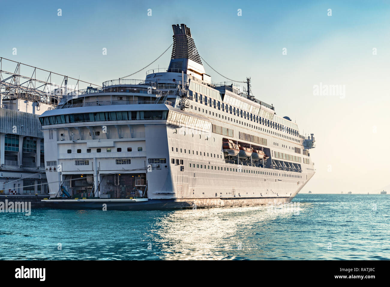 Passenger cruise ship in Hong Kong harbour Stock Photo - Alamy