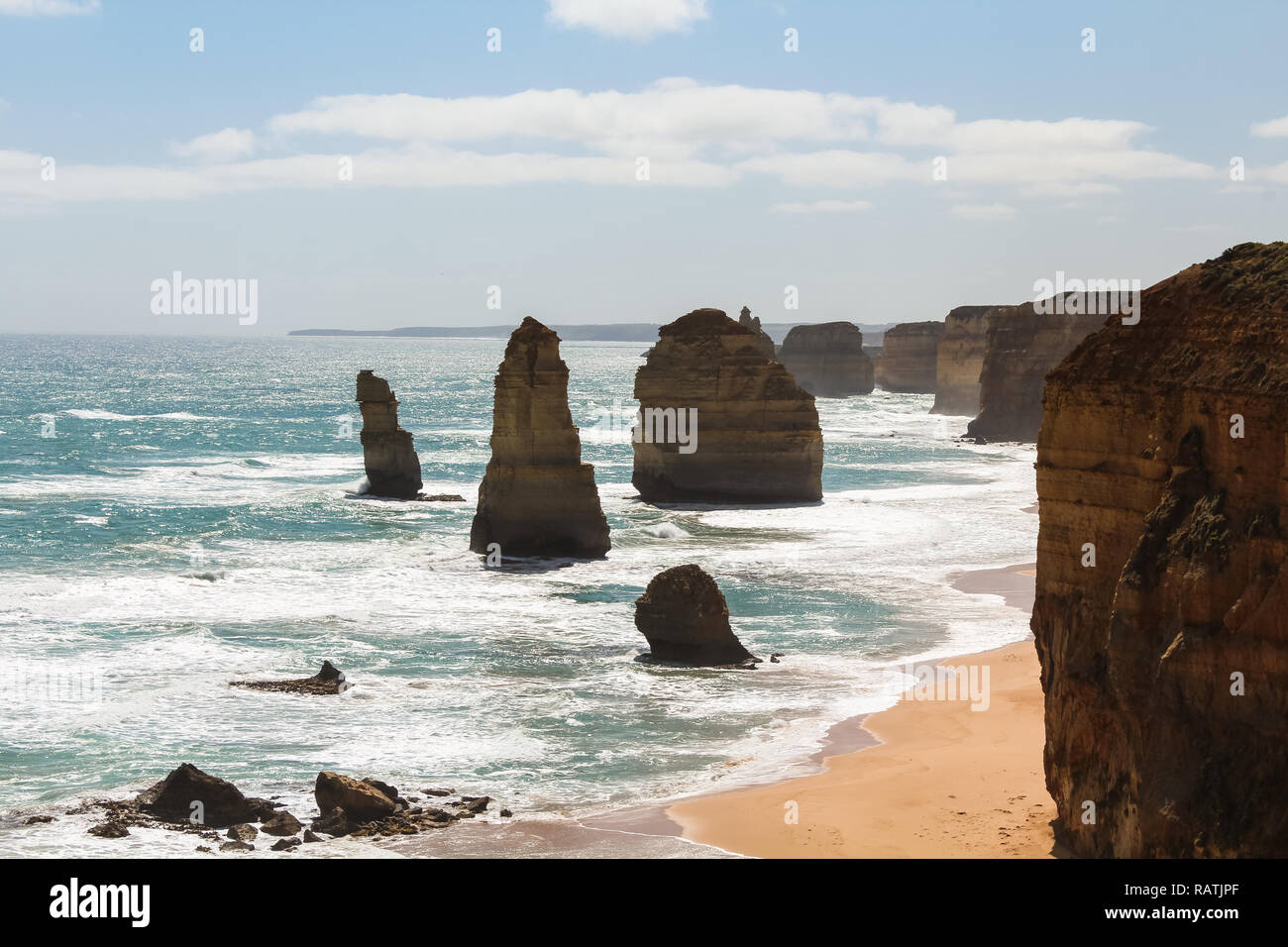 Famous london bridge rock formation hi-res stock photography and images ...