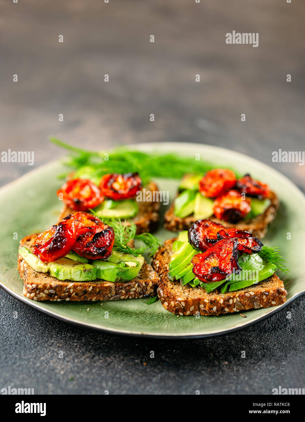 Tomato toasts hi-res stock photography and images - Alamy