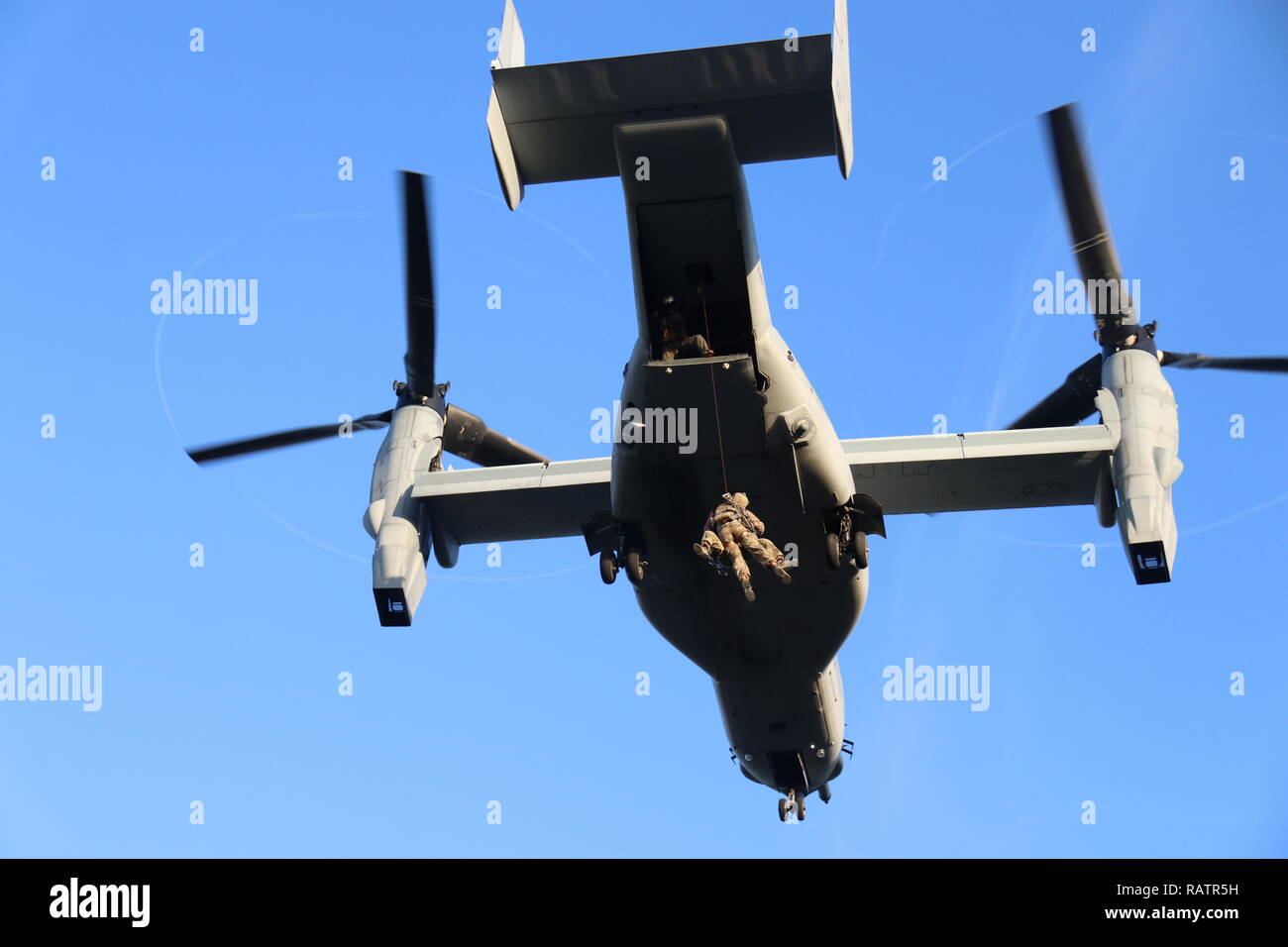 Hoist rescue hi-res stock photography and images - Alamy