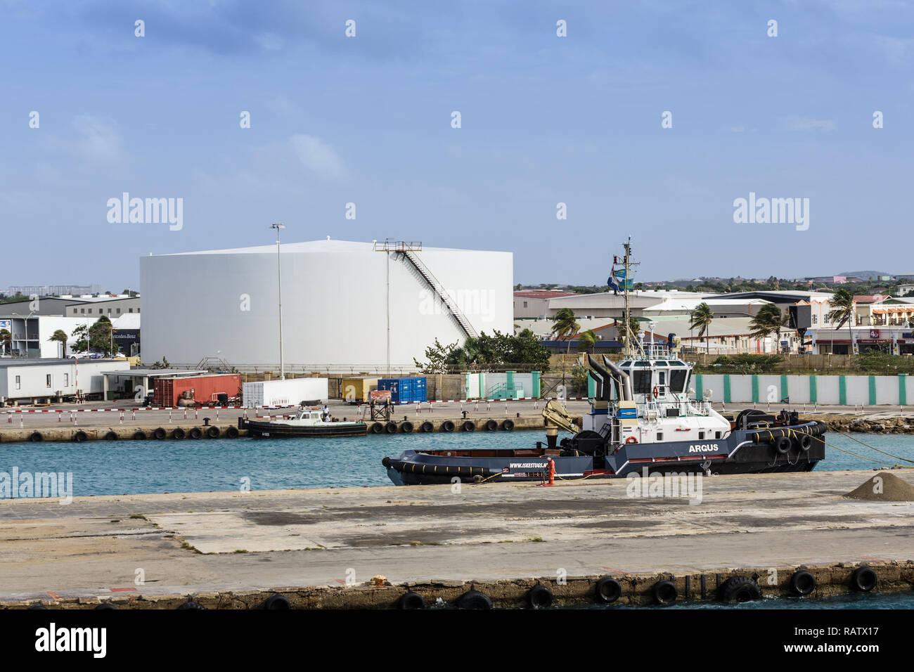 Aruba oil refinery hi-res stock photography and images - Alamy