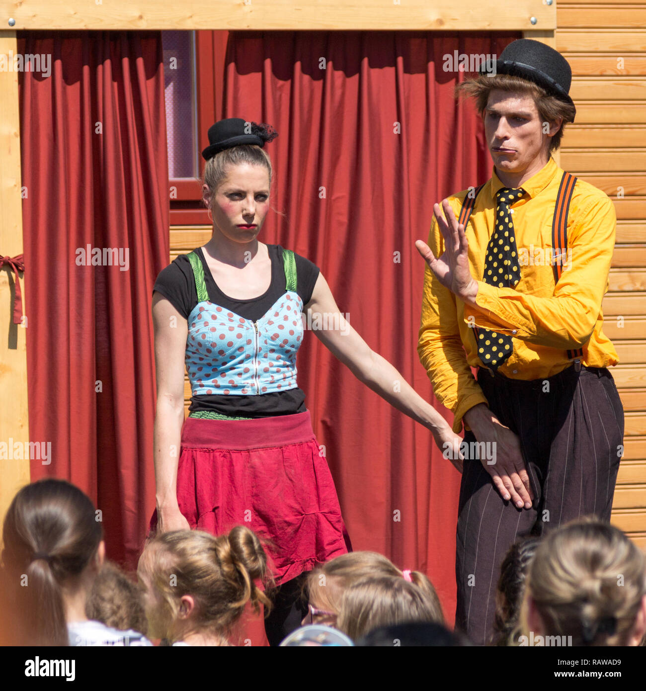 Deadpan man hi-res stock photography and images - Alamy