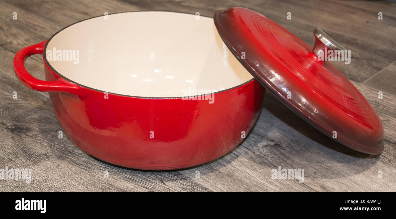 Red Dutch Oven Stock Photo - Alamy