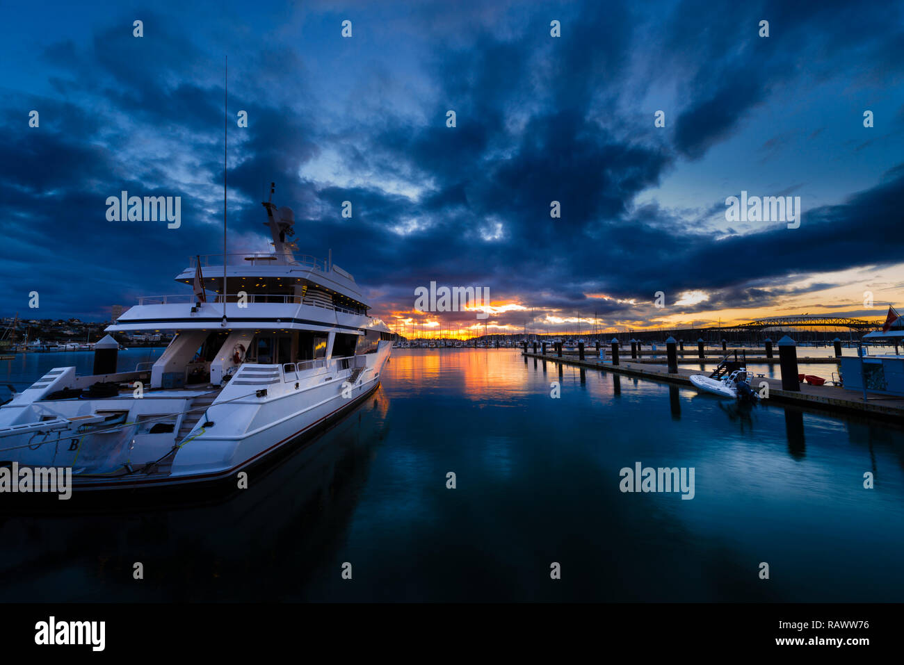 Skyline restaurant new zealand hi-res stock photography and images - Alamy