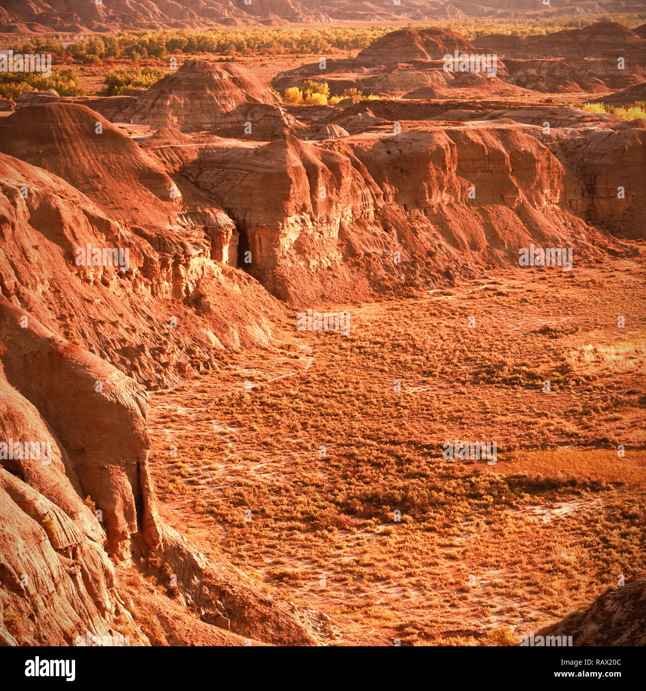 Cliff and mountains hi-res stock photography and images - Alamy