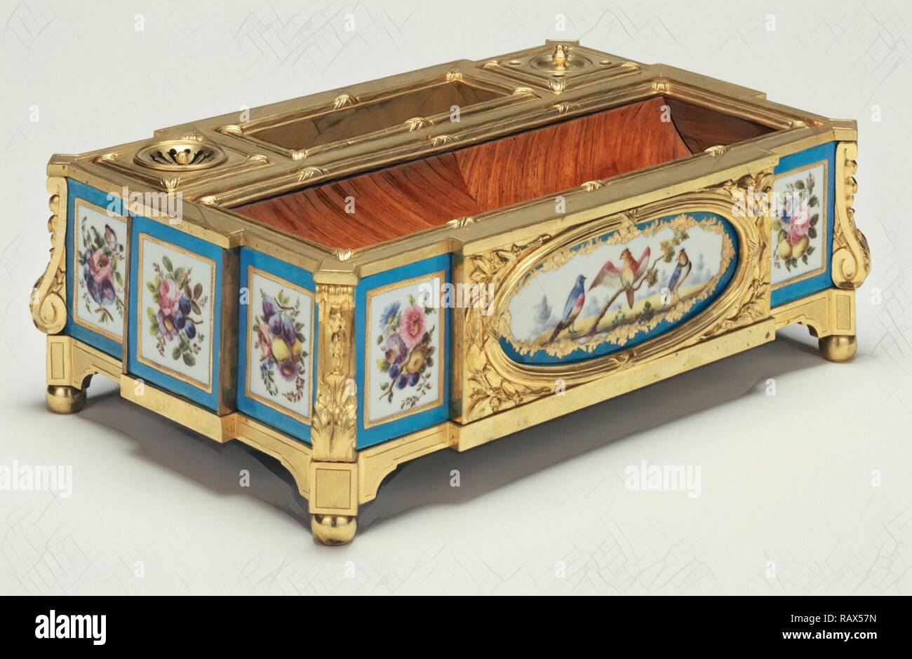 Hard paste porcelain plaques hi-res stock photography and images - Alamy