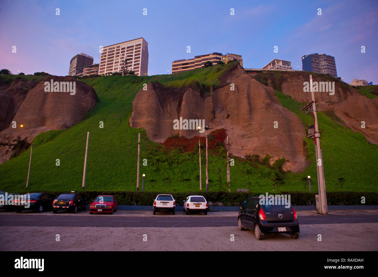 House at hte edge of a cliff at Miraflores ,Lima,Peru Stock Photo - Alamy