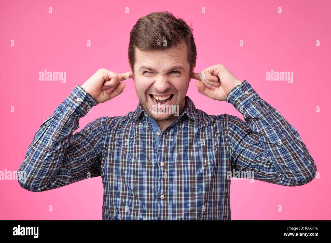 Ears listening gesture hi-res stock photography and images - Alamy