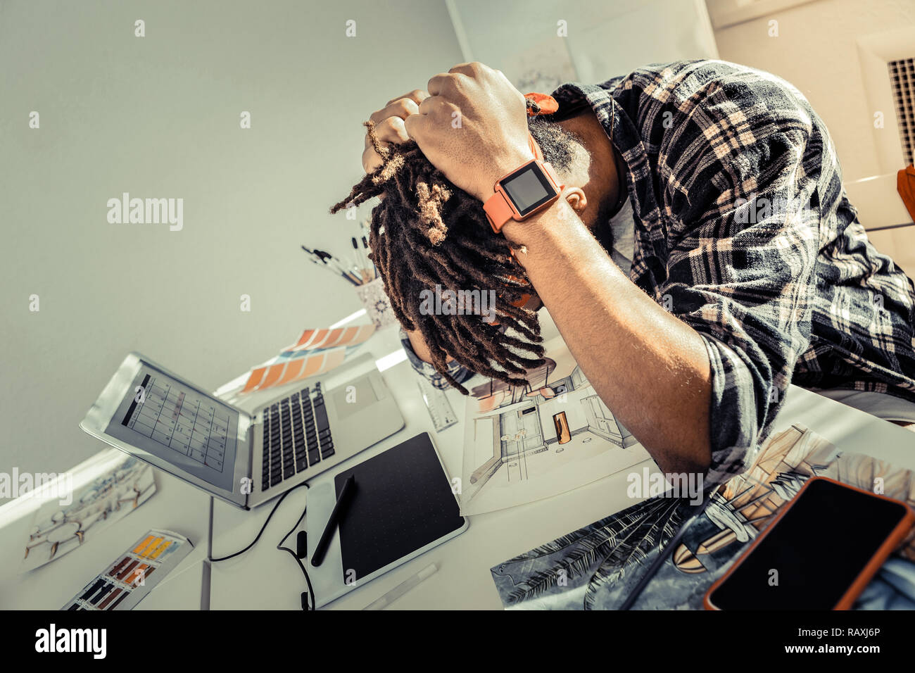 Professional artist hi-res stock photography and images - Alamy