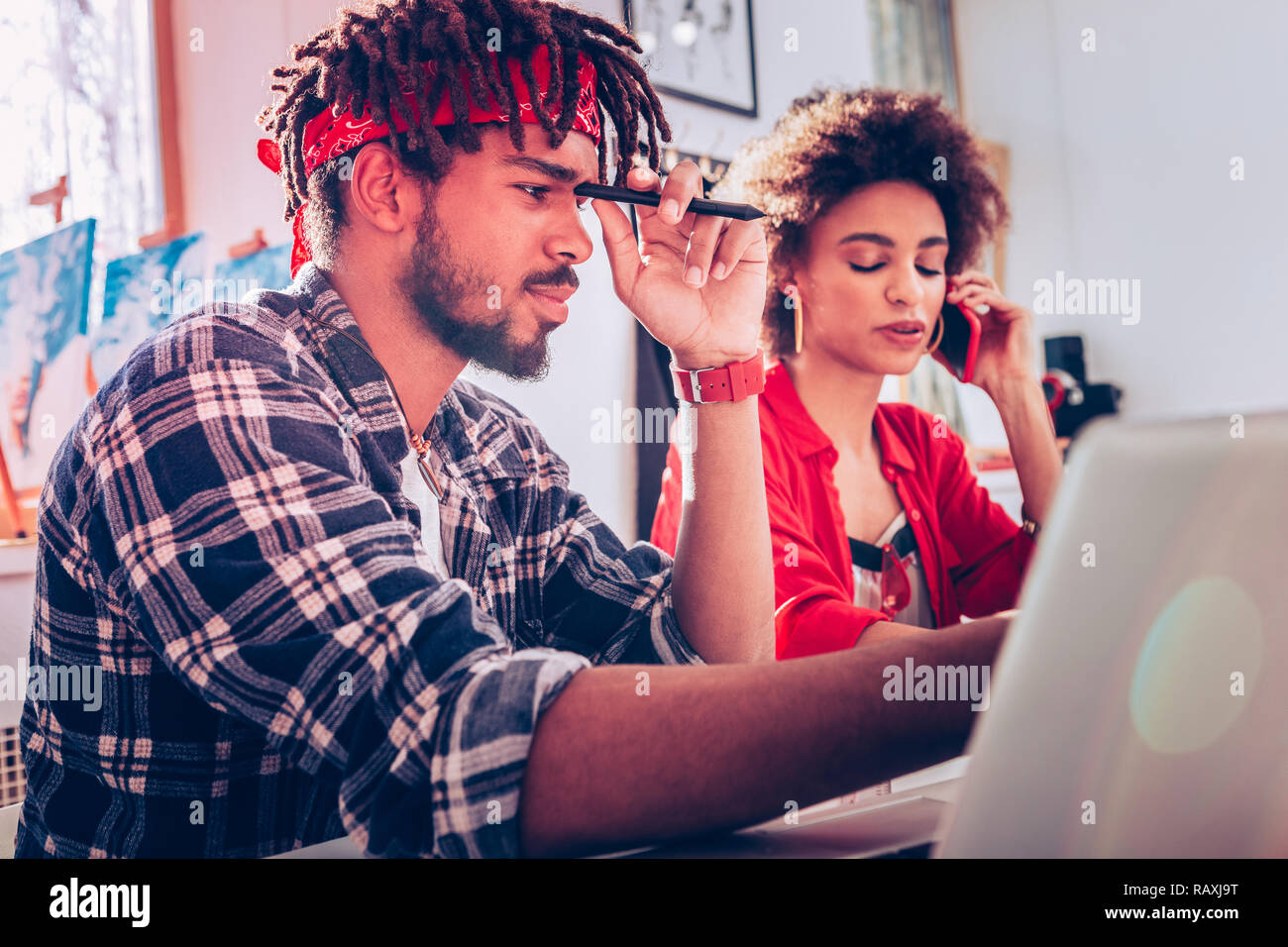 Modern work together home hi-res stock photography and images - Alamy