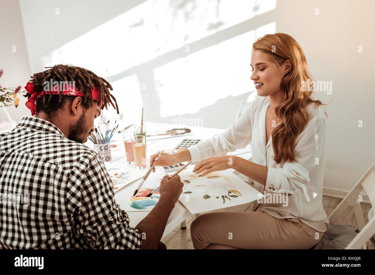 Students drawing hi-res stock photography and images - Alamy