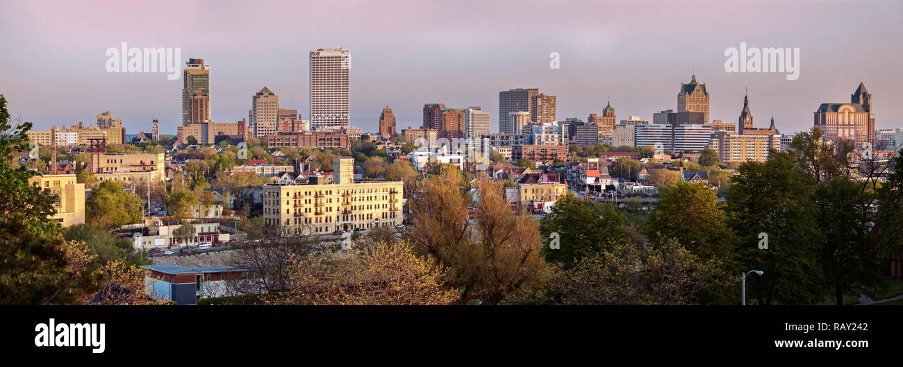 Downtown milwaukee aerial hi-res stock photography and images - Alamy