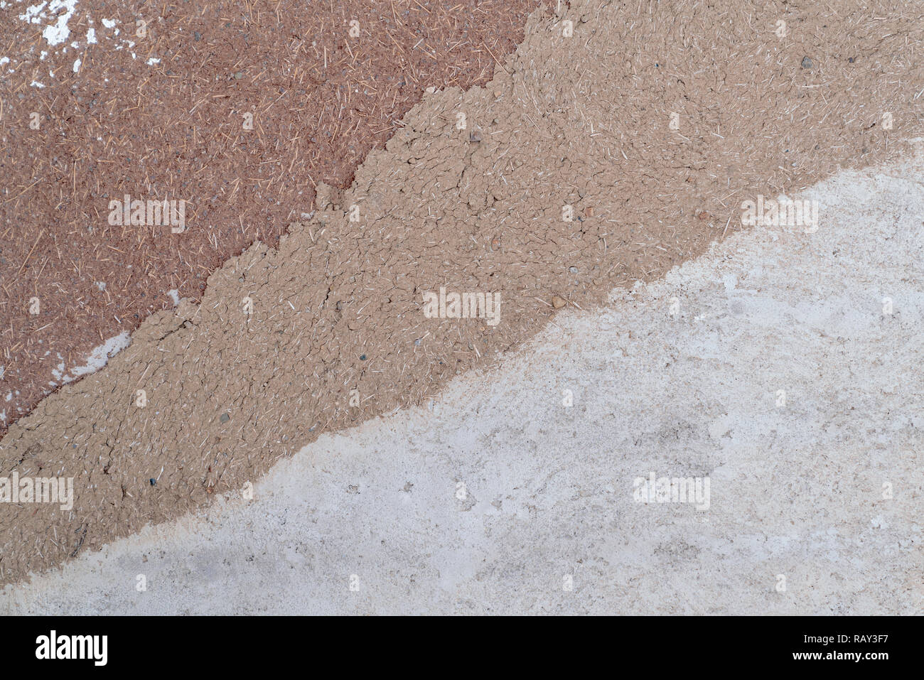 Clay and straw plaster on wall as texture/background Stock Photo - Alamy