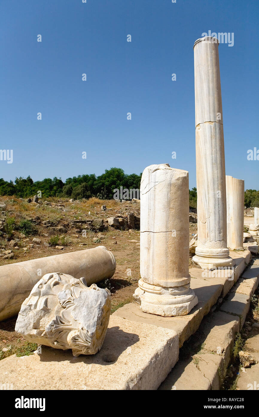 Ancient ruins in the Turkish city of Side. Architecture Stock Photo - Alamy