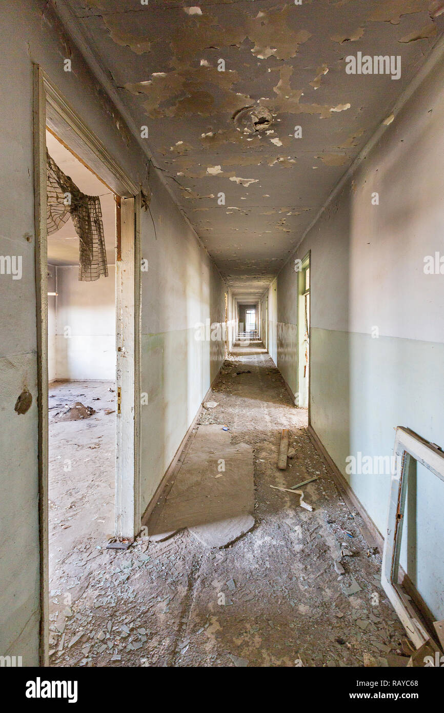 Empty school hall hi-res stock photography and images - Alamy